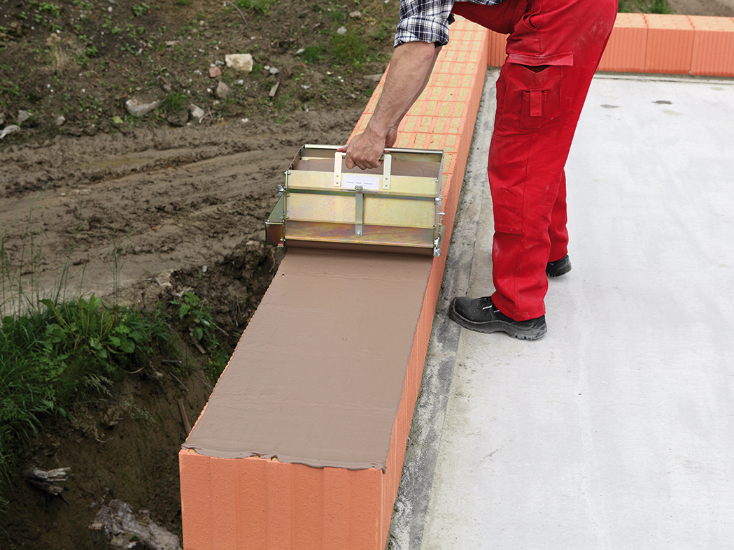Verarbeitung Planziegel mit Dünnbettmörtel